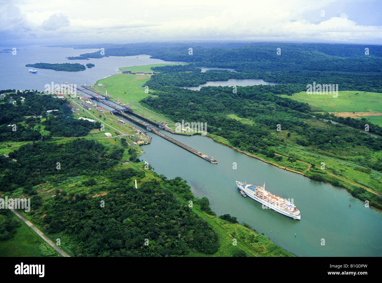 Cruise ship passing through Panama Canal Stock Photo - Alamy