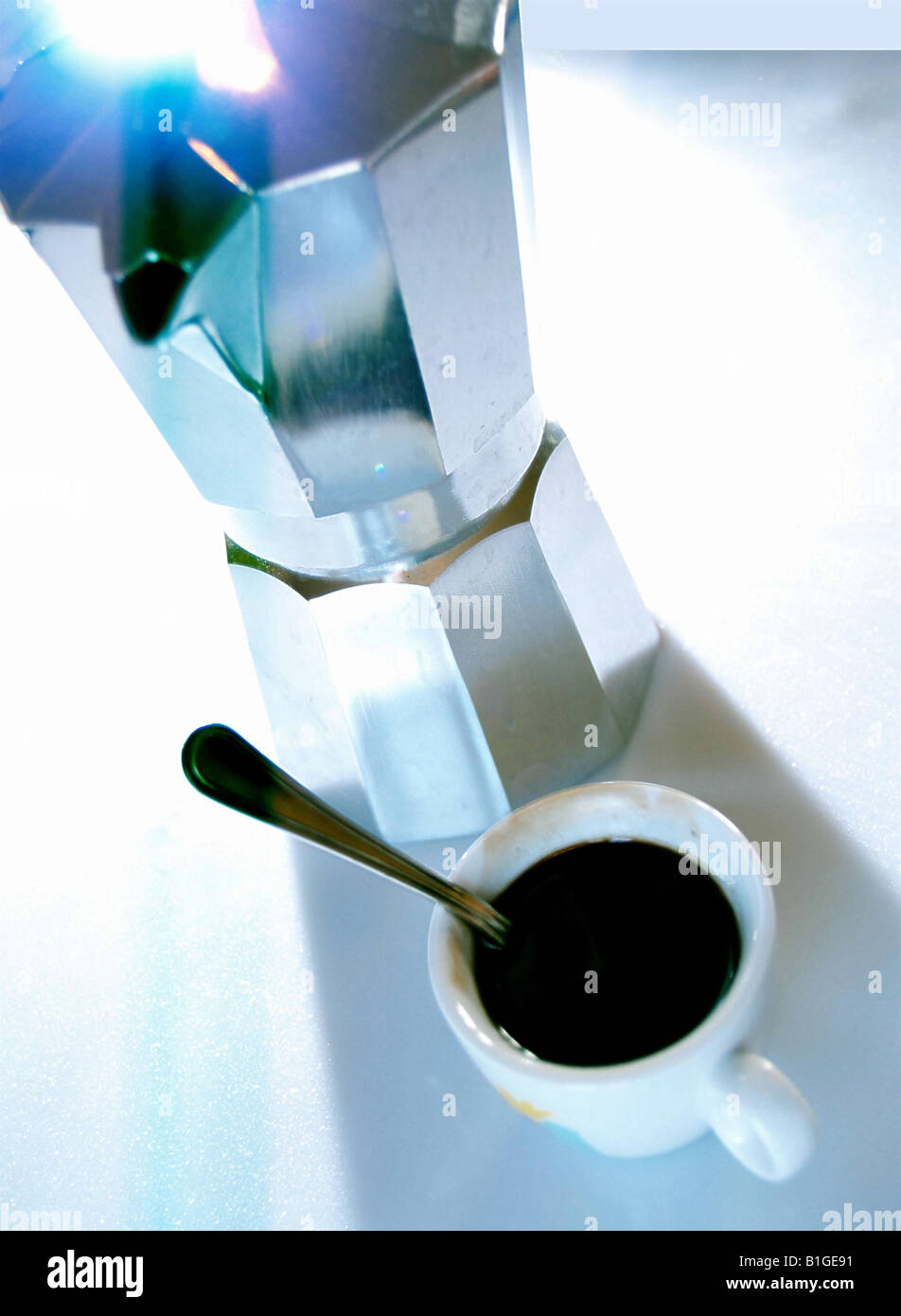 Overhead view of coffee cup with french press Stock Photo - Alamy