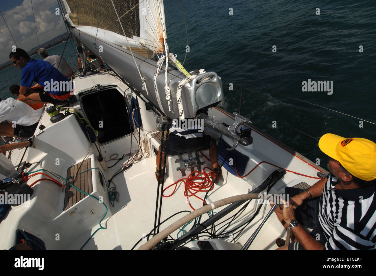sailing yacht racing Stock Photo - Alamy
