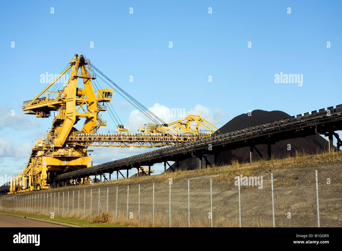 Coal loading facility australia hi-res stock photography and images - Alamy