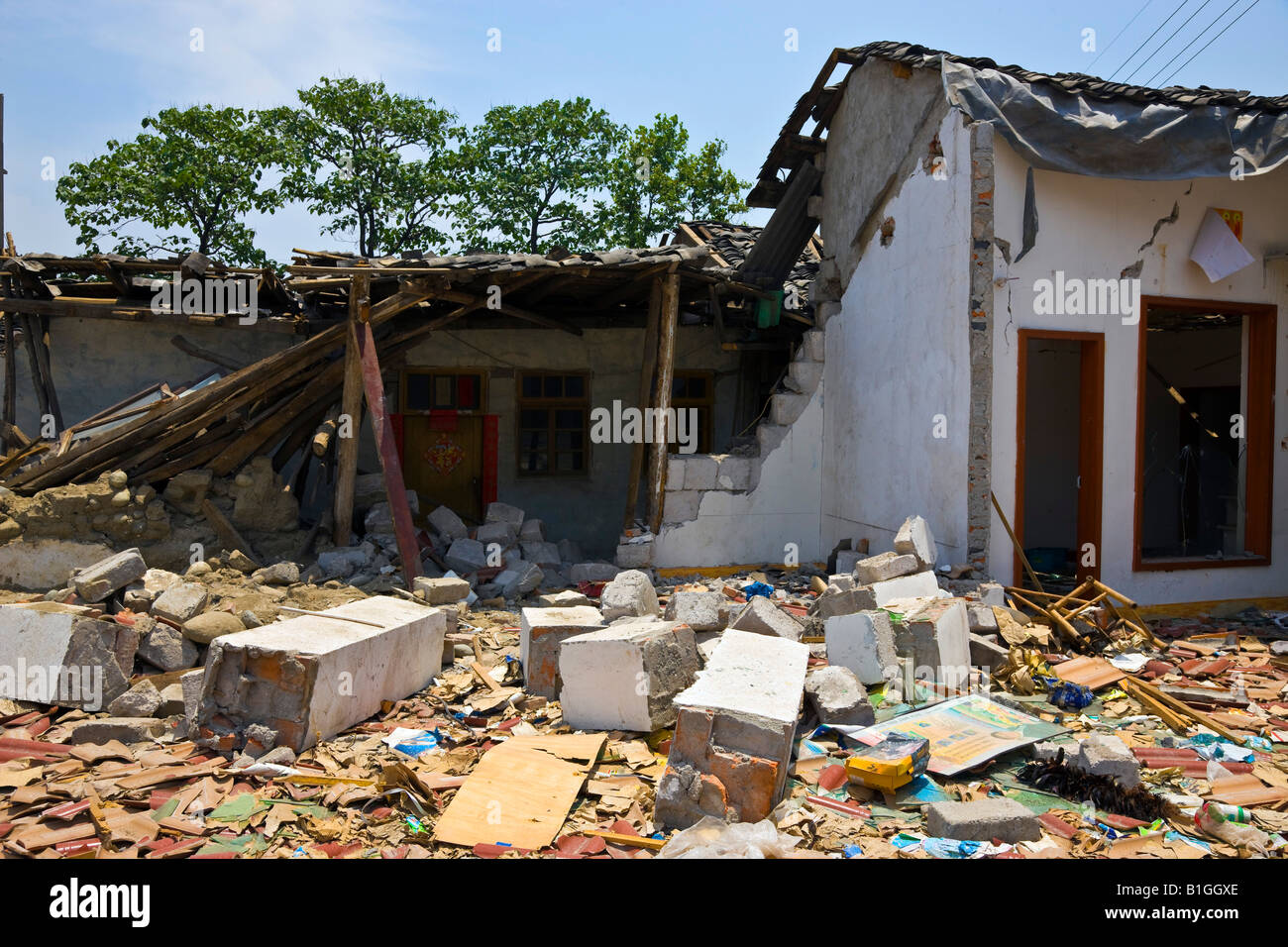 Earthquake severely damaged buildings in shopping street in Luoshui ...