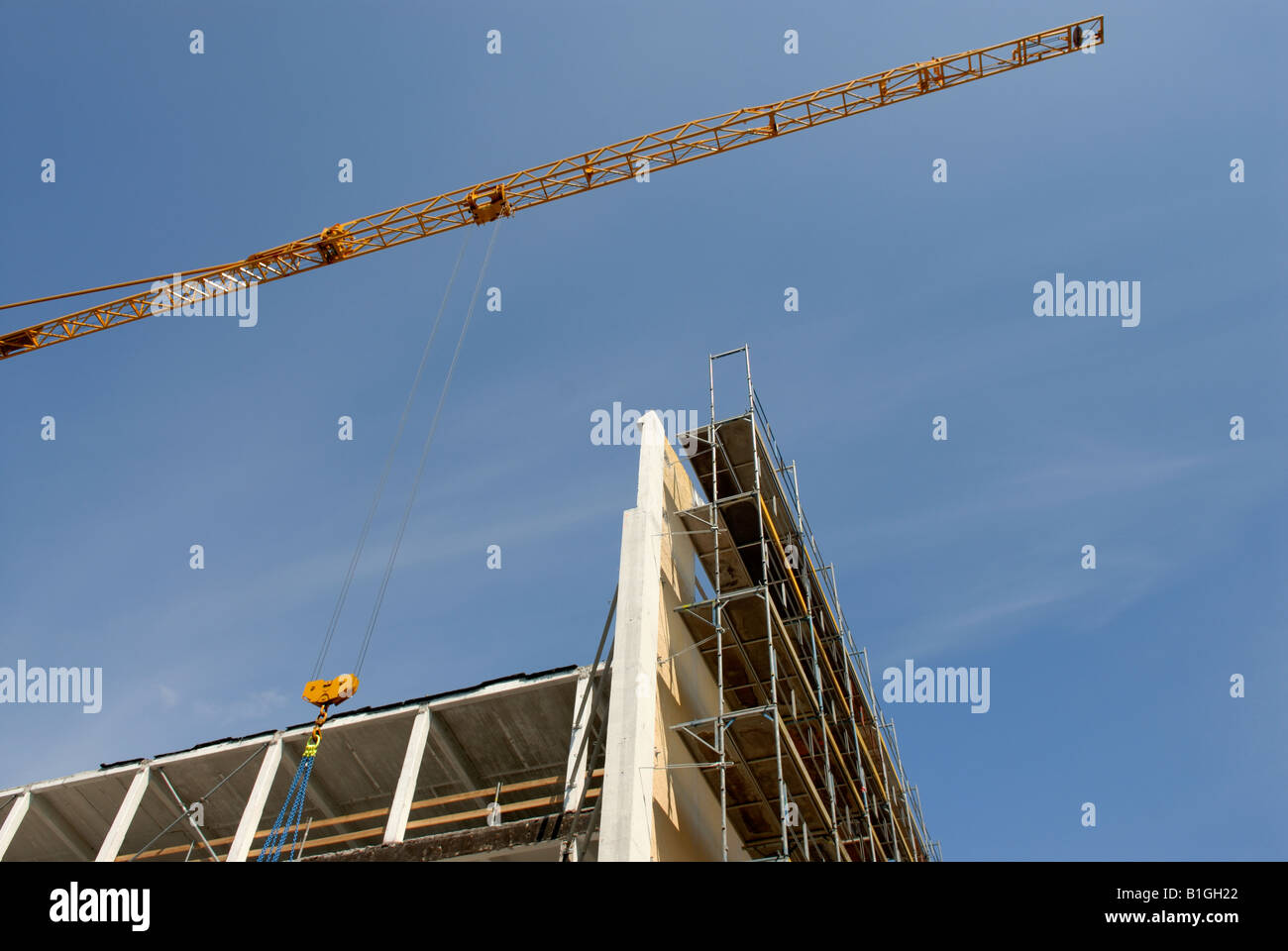 CRANE AND SCAFFOLDING Stock Photo - Alamy