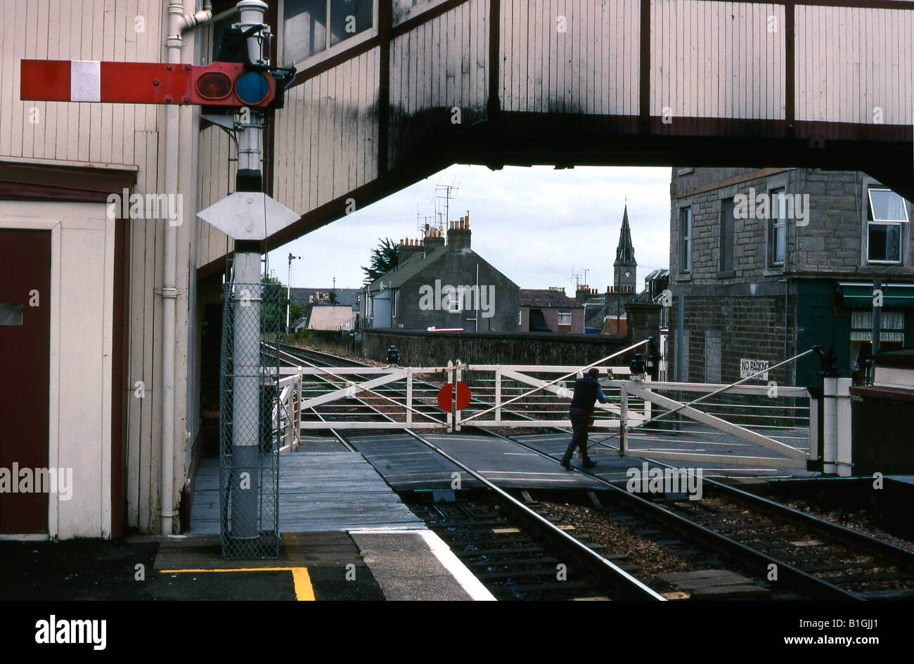 Manned level crossing, Broughty Ferry station, Dundee, Angus, Scotland ...