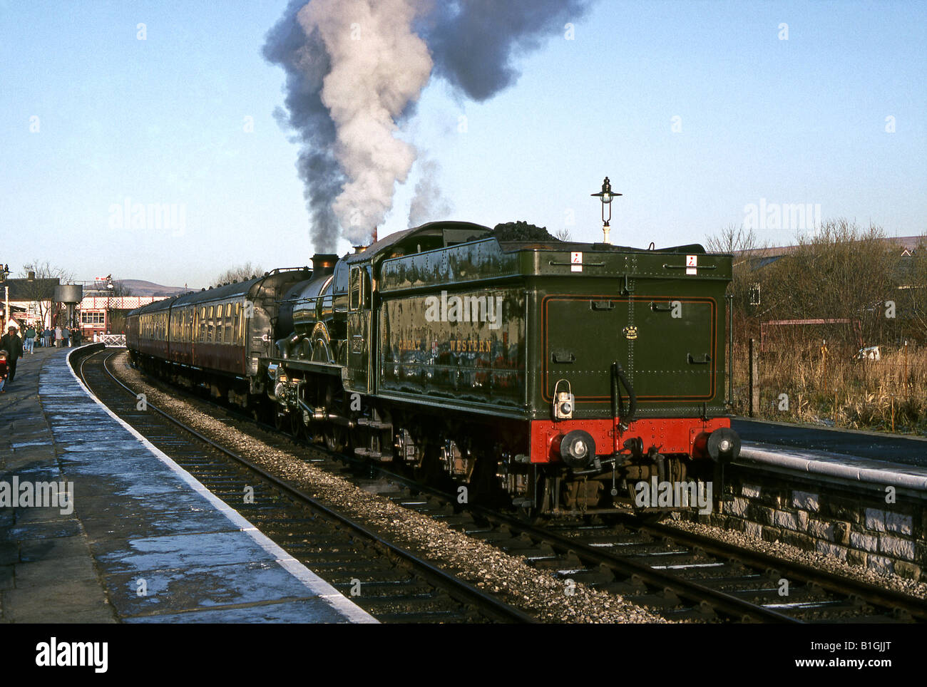 Castle class locomotive hi-res stock photography and images - Alamy