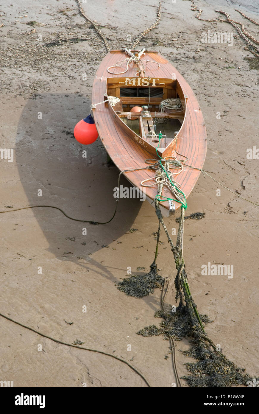 Stranded rope hi-res stock photography and images - Alamy