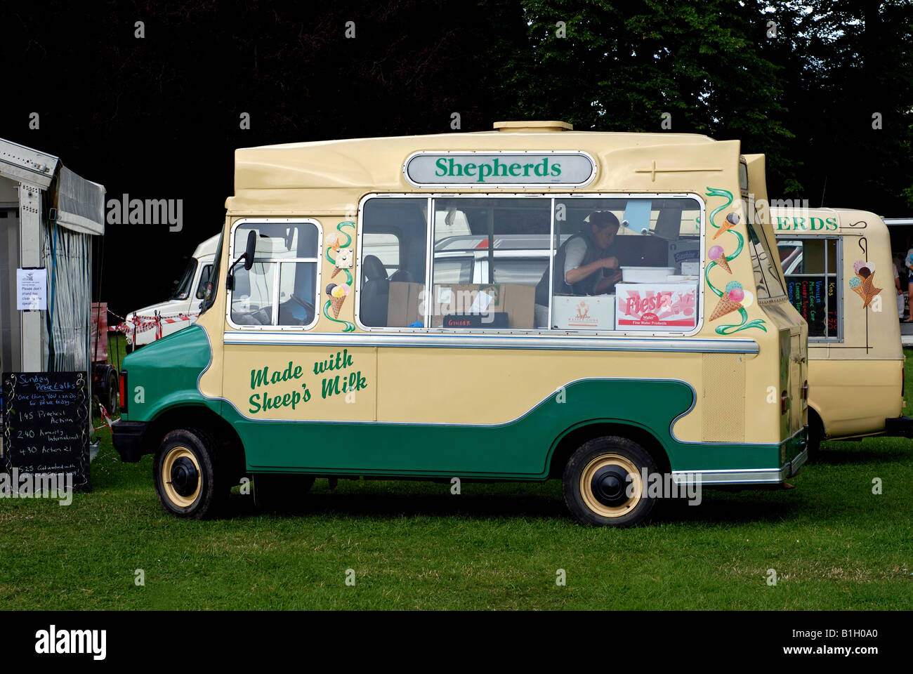 Milk van hi-res stock photography and images - Alamy
