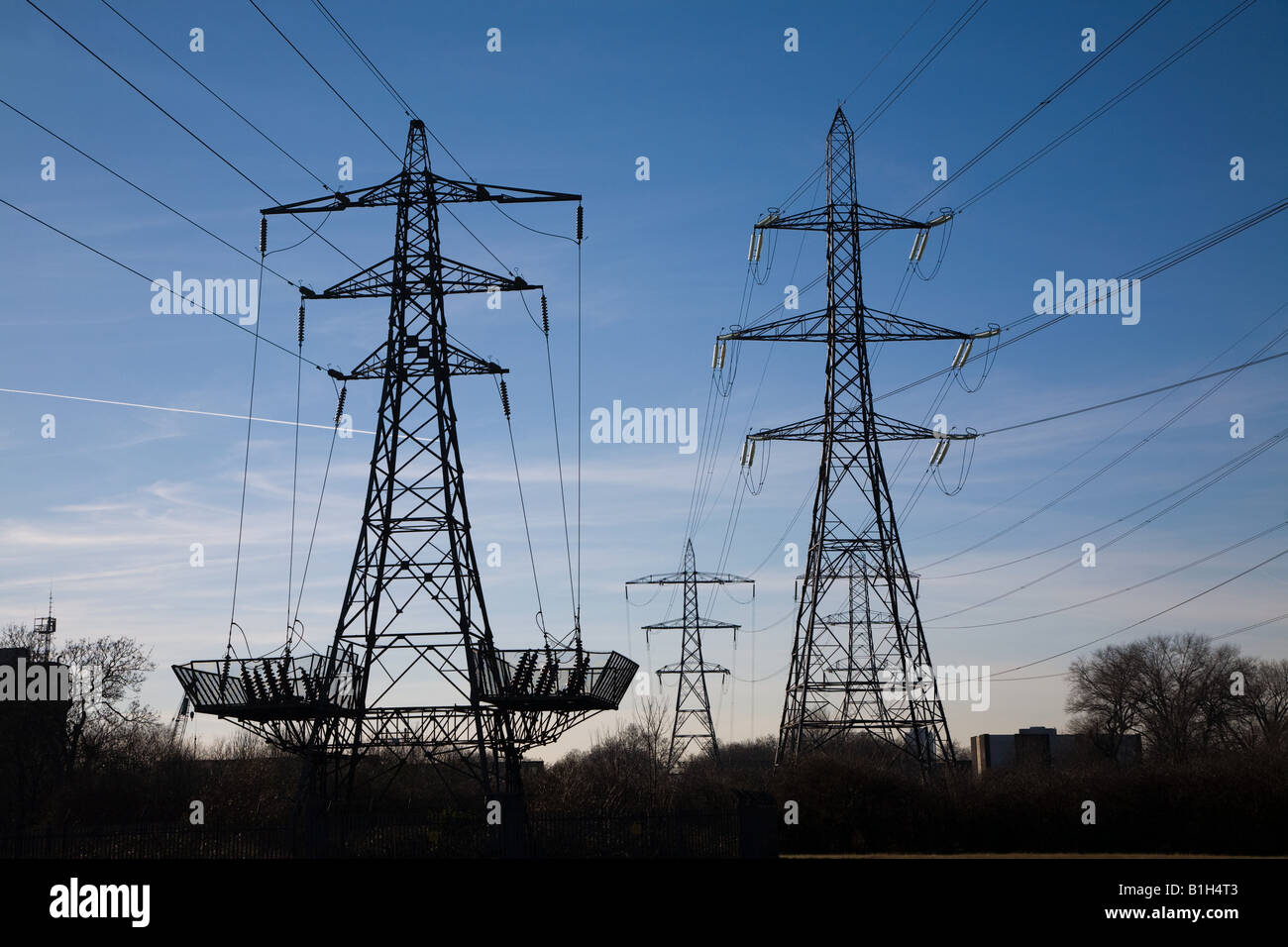 Electrical towers hi-res stock photography and images - Alamy