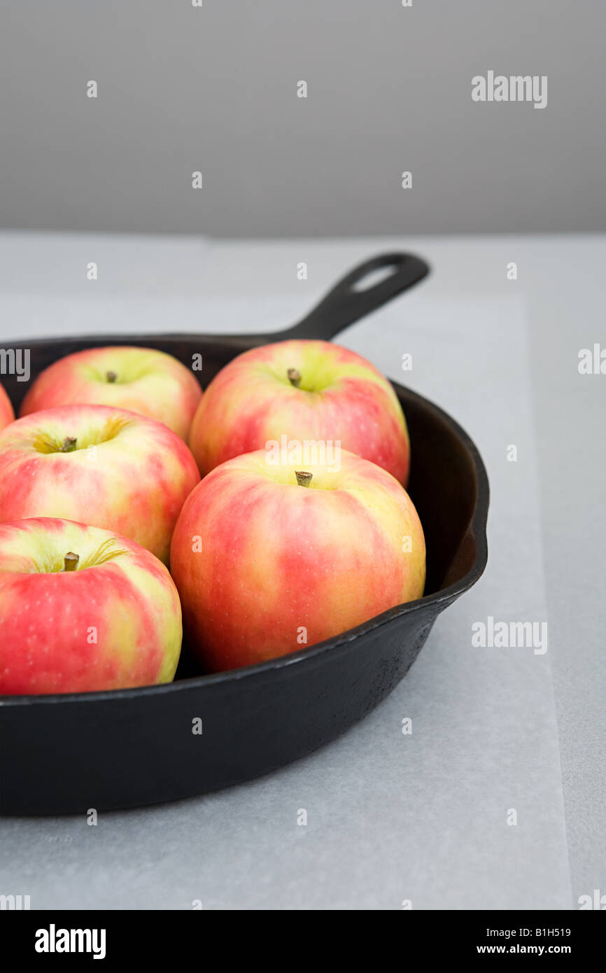 Apples in a pan Stock Photo - Alamy