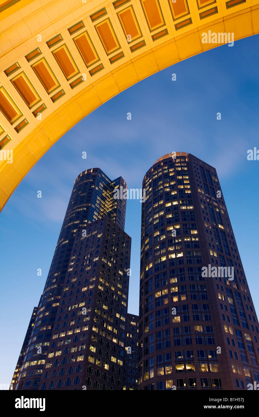 Rowes wharf arch hi-res stock photography and images - Alamy