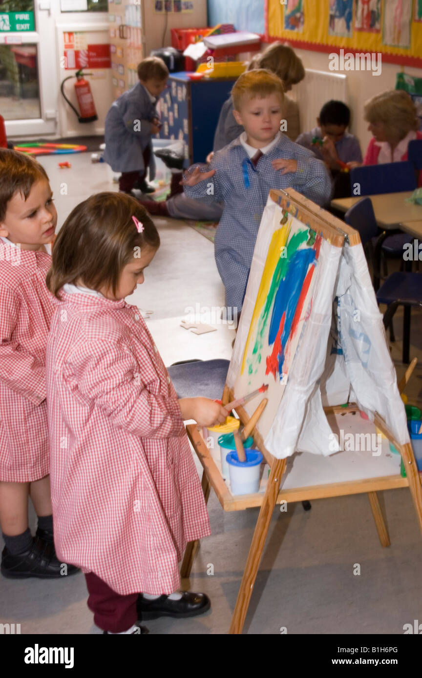 little girl painting in school Stock Photo - Alamy