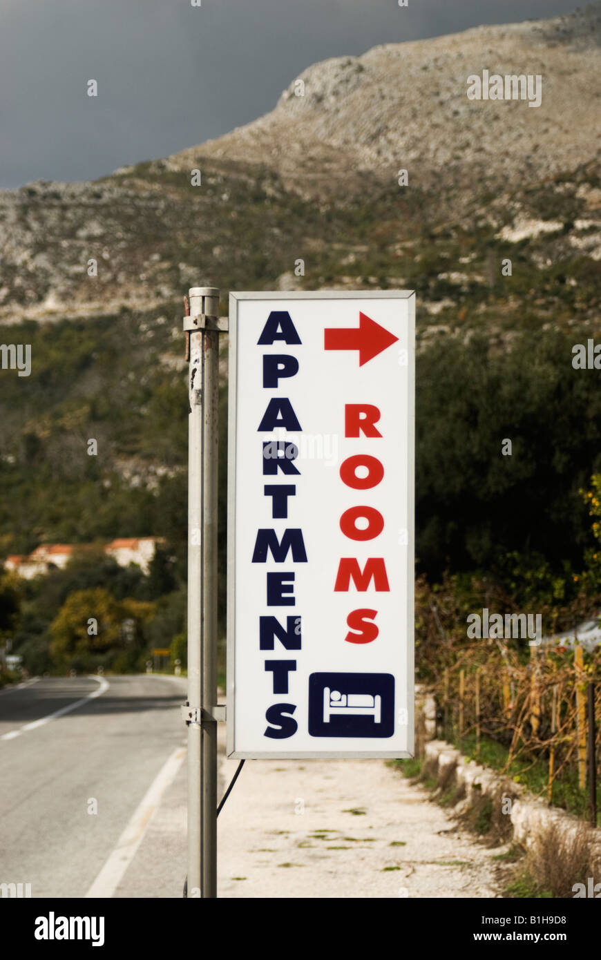 Rooms to let sign near Dubrovnik, Croatia Stock Photo - Alamy