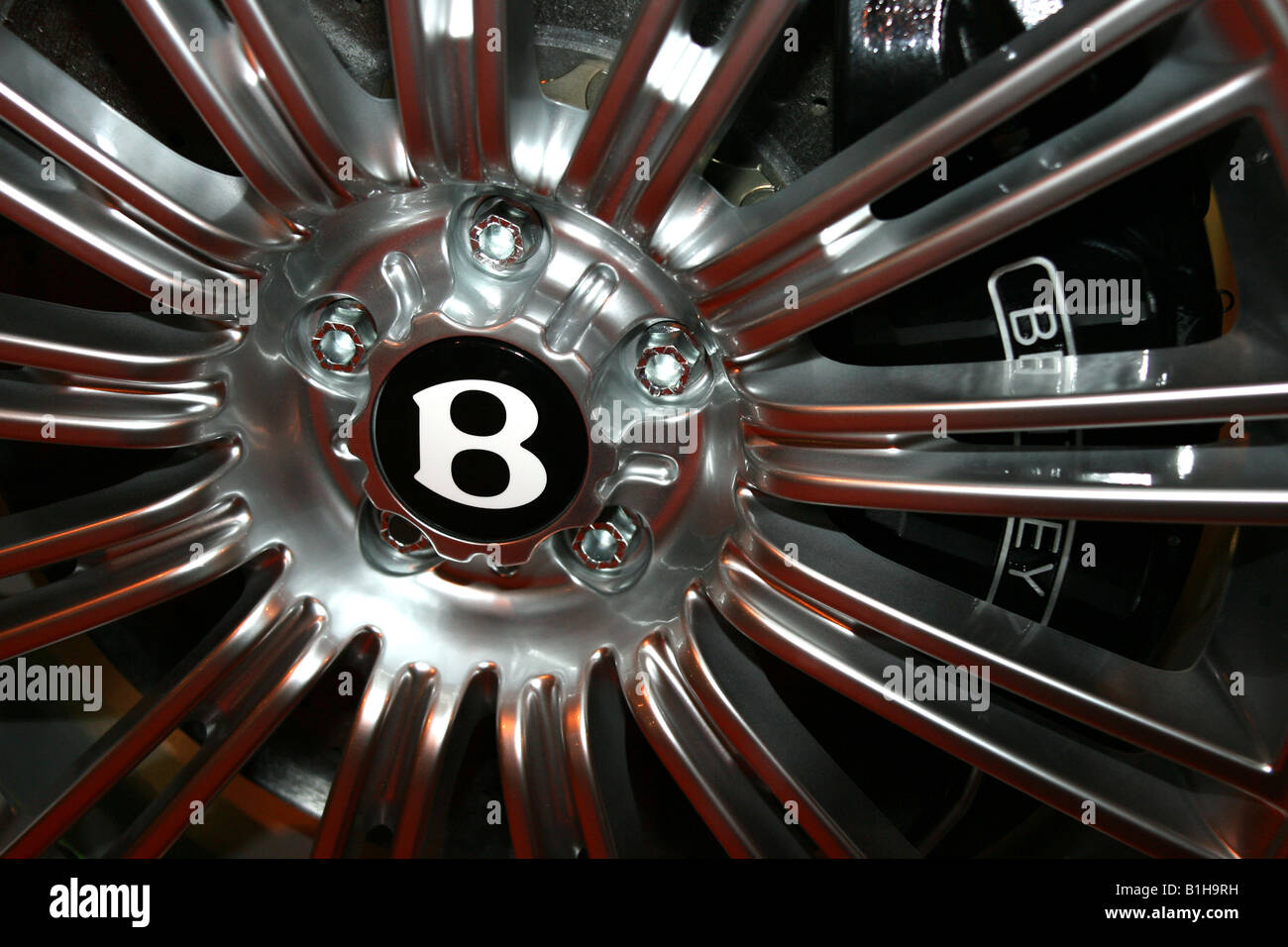 Close up of Bentley Alloy wheel Stock Photo - Alamy