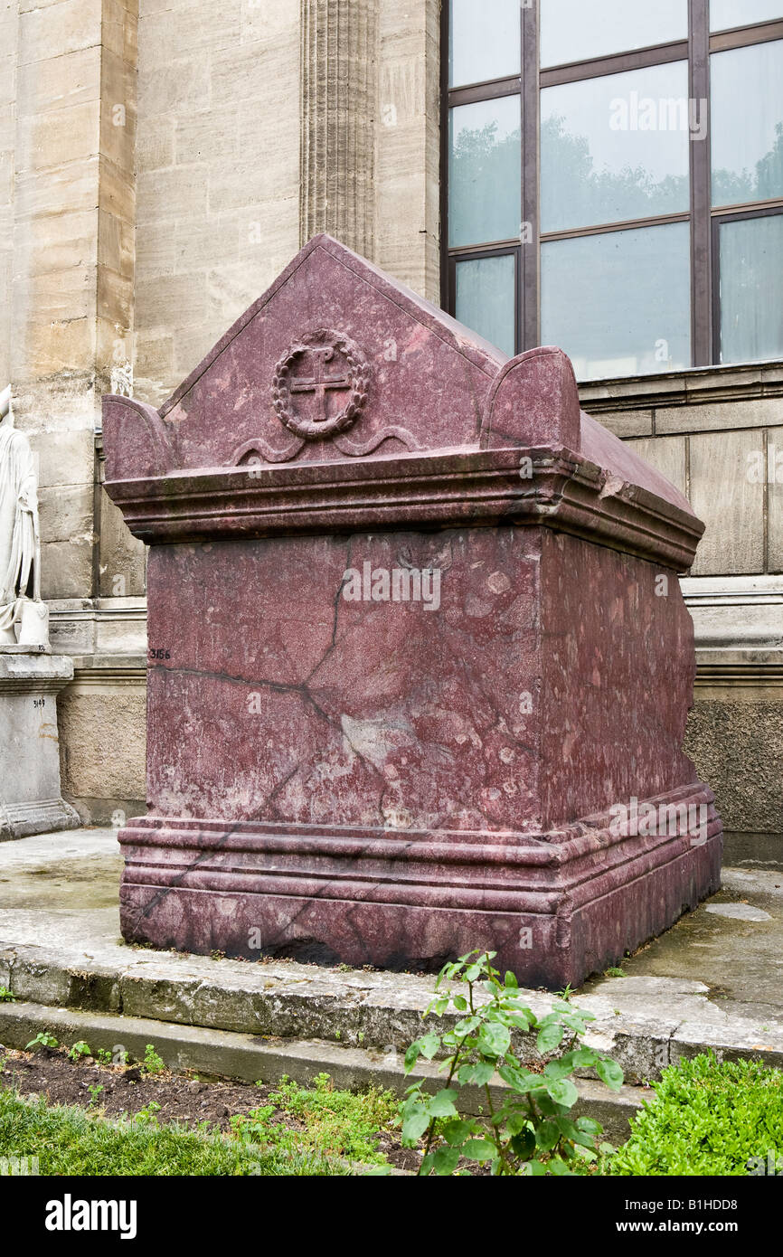 Porphyry sarcophagus in garden of Istanbul Archaelogical and Classical ...