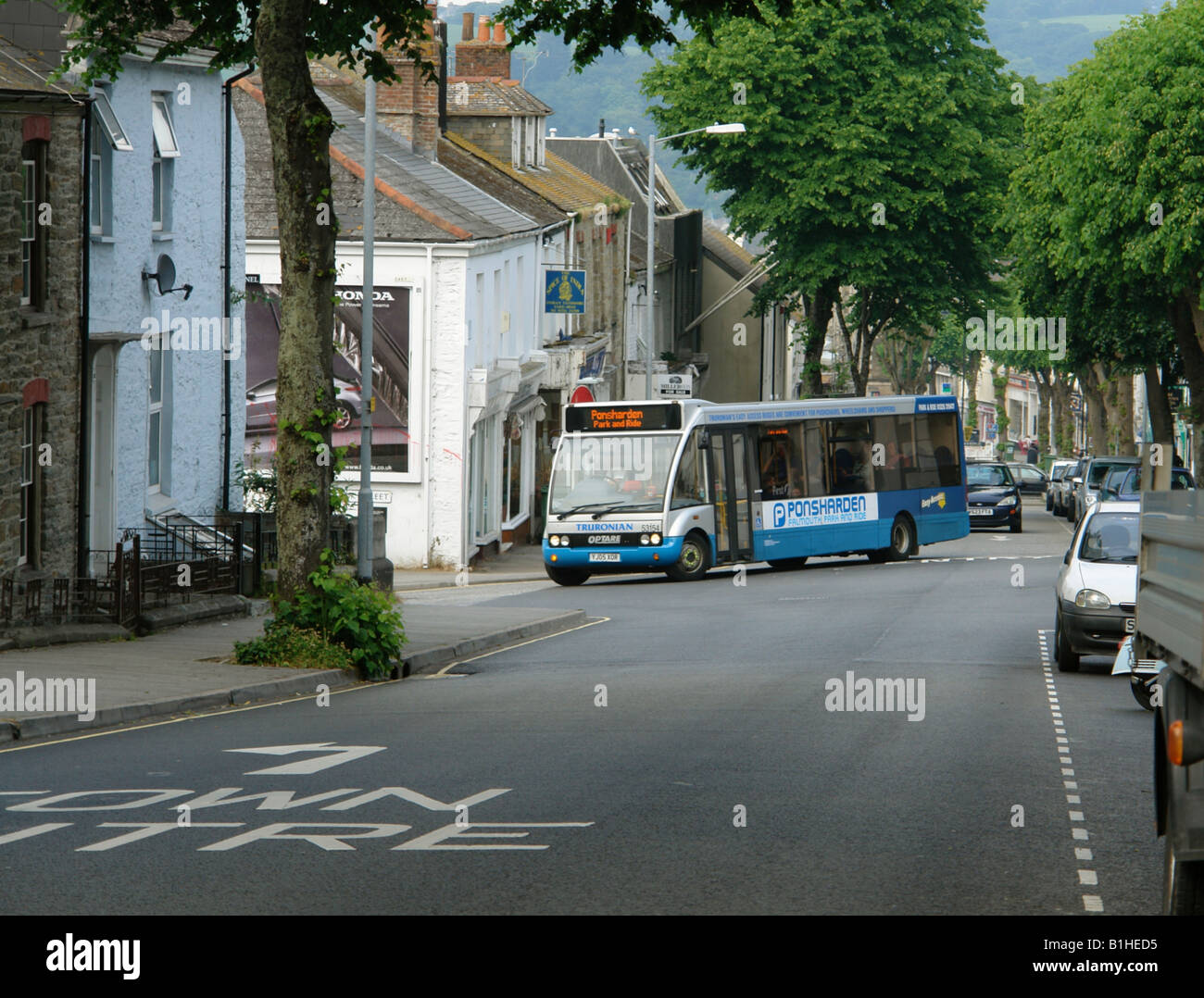 Buses in cornwall hi-res stock photography and images - Alamy