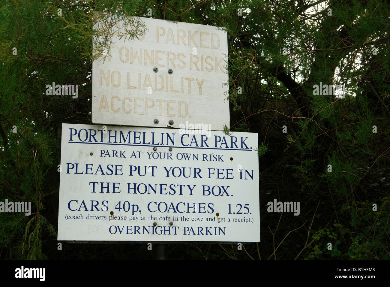 Car park honesty box sign hi-res stock photography and images - Alamy