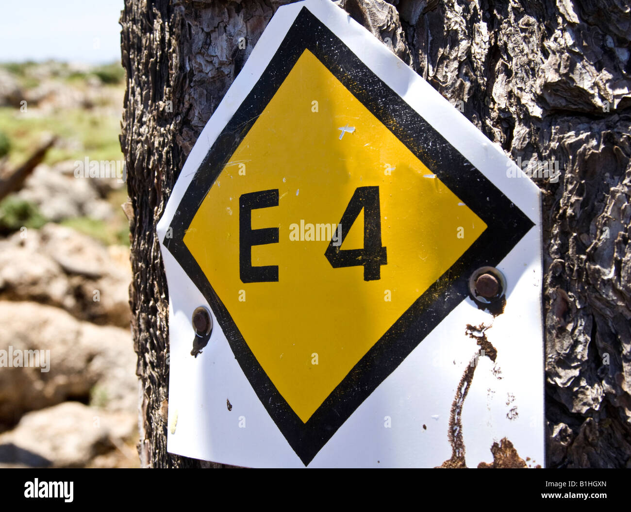 E4 Sign on the walking trail in Crete Stock Photo - Alamy
