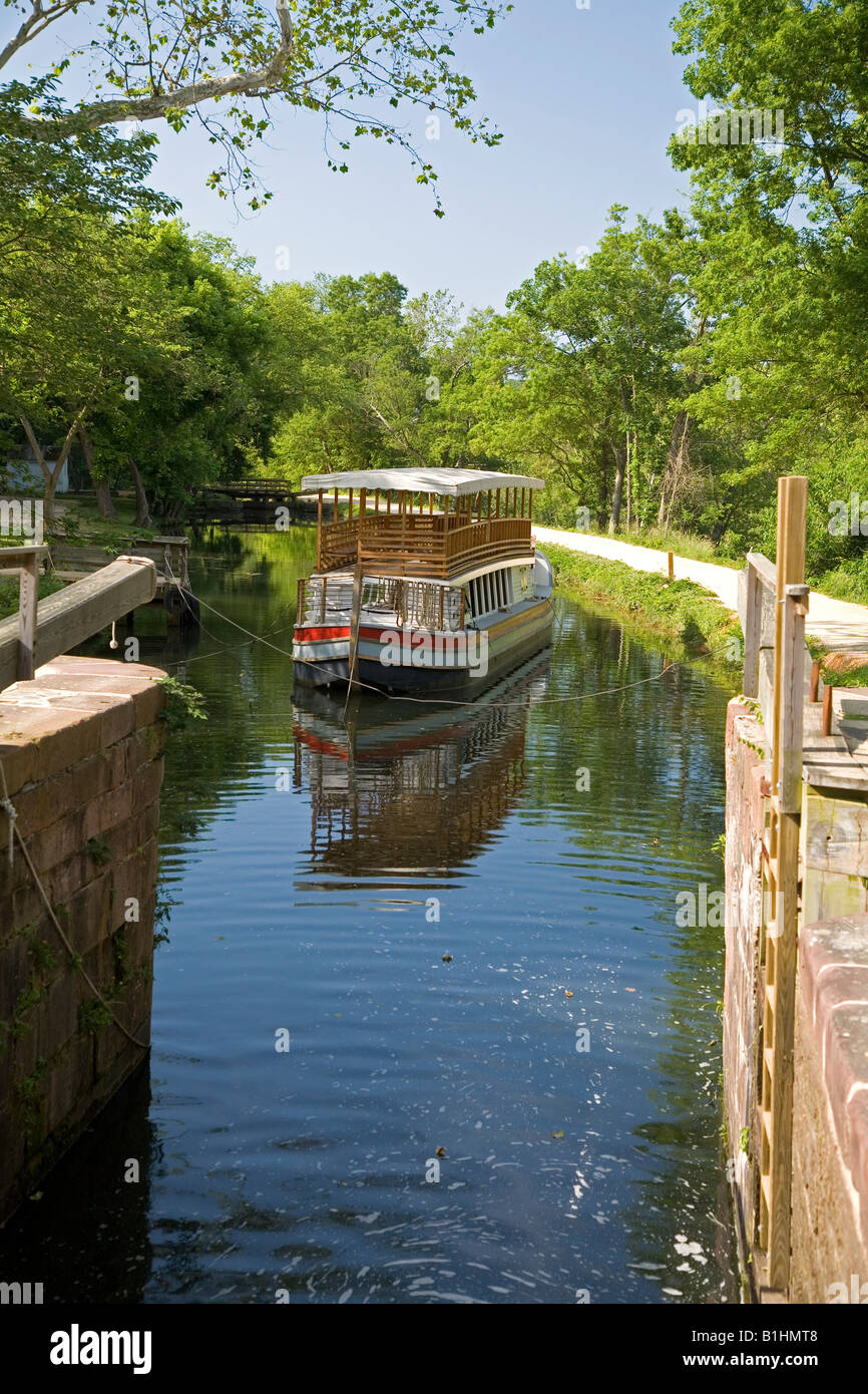 Canal transport hi-res stock photography and images - Alamy