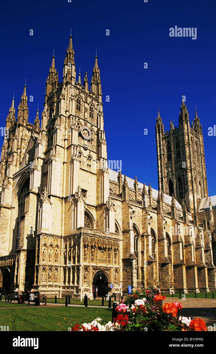 Canterbury cathedral england flower hi-res stock photography and images ...