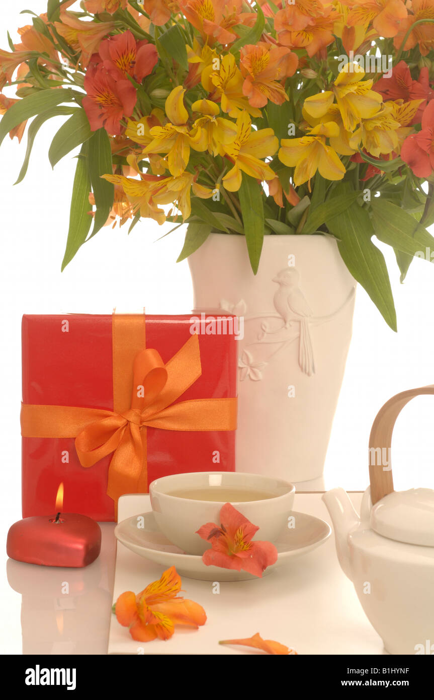 Cup present drinks tea hi-res stock photography and images - Alamy