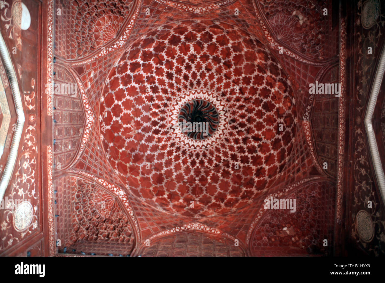 The ceiling of the entrance to the mosque next to the Taj Mahal in Agra ...