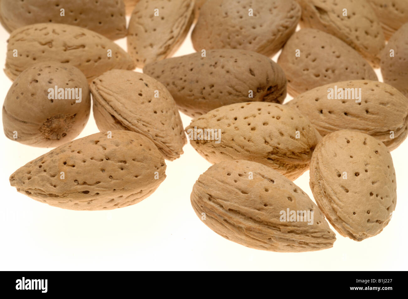 Almond peels hi-res stock photography and images - Alamy