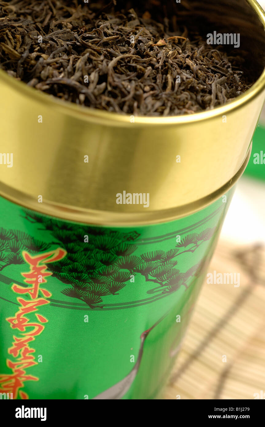 Can filled with loose tea Stock Photo - Alamy
