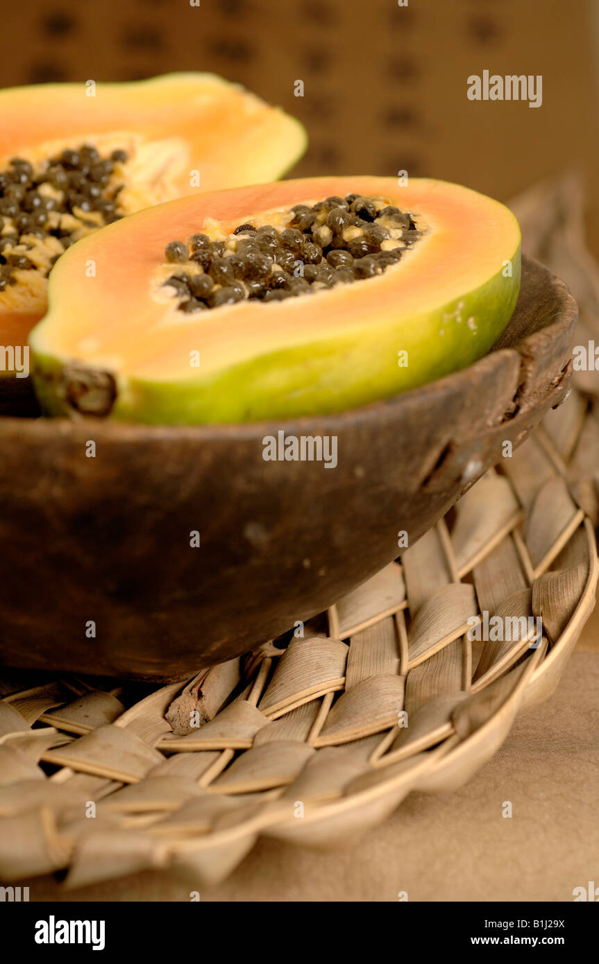 Fruit half halved papayas hi-res stock photography and images - Alamy