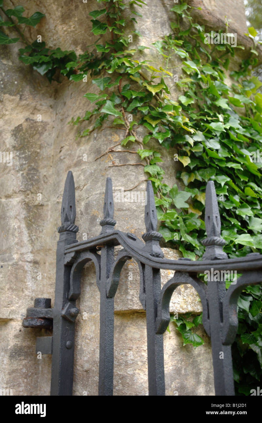 Spiked gate hi-res stock photography and images - Alamy