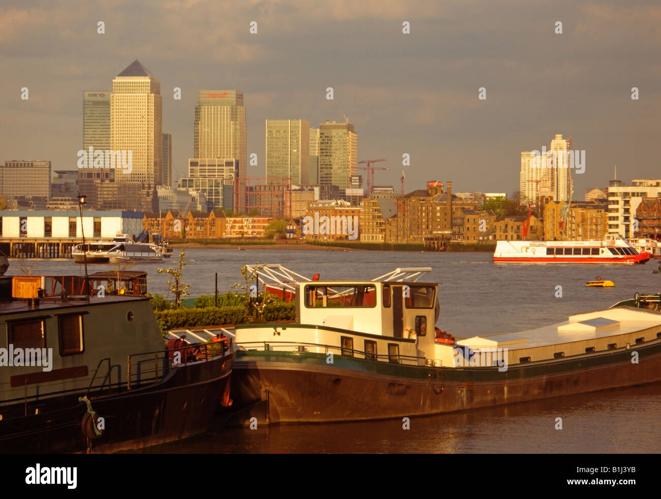 Typical River Scene Canary Wharf Rotherhithe Bermondsey River Thames ...