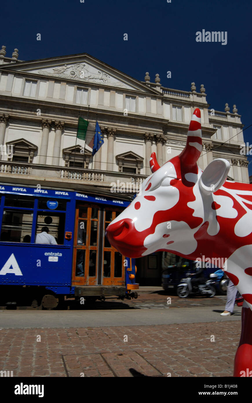 Tram in front of an opera house, La Scala Theater, Milan, Lombardy ...