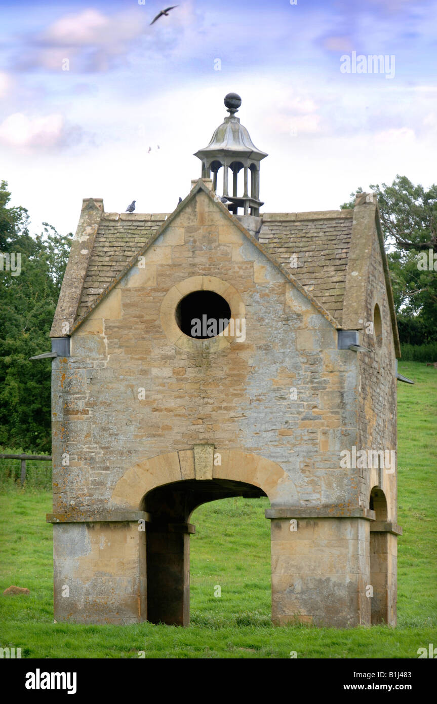 Circular stone dovecote hi-res stock photography and images - Alamy