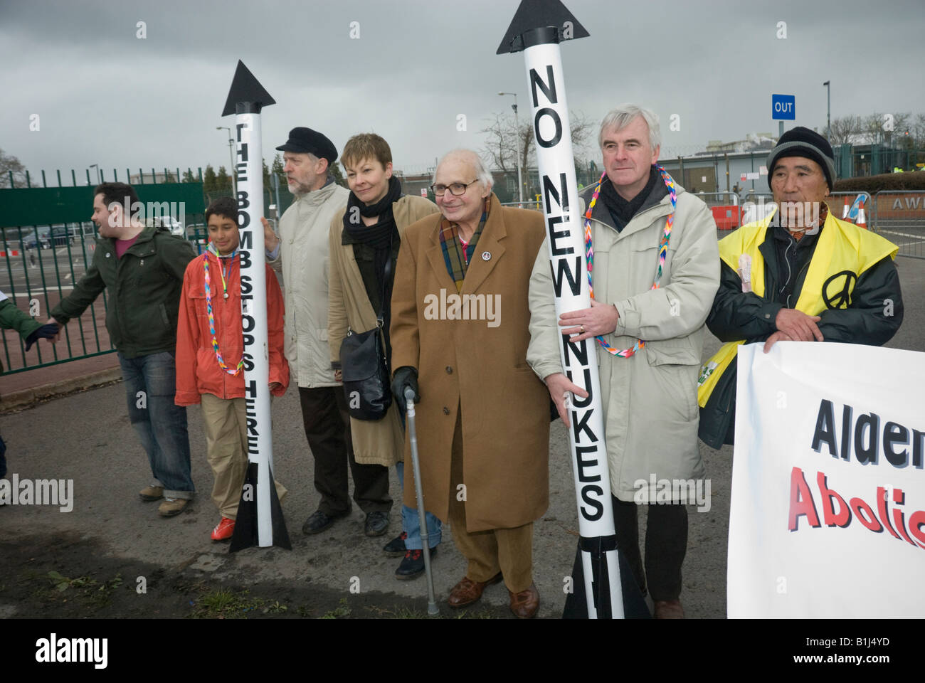 CND protesters including MPs and and MEP outside main gate of ...