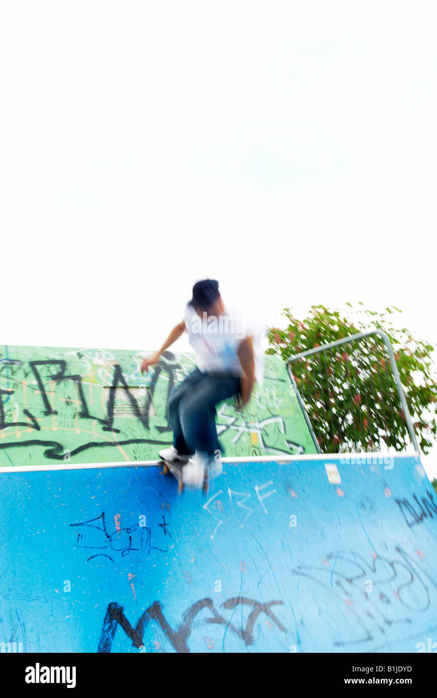 Skateboarder halfpipe jump hi-res stock photography and images - Alamy