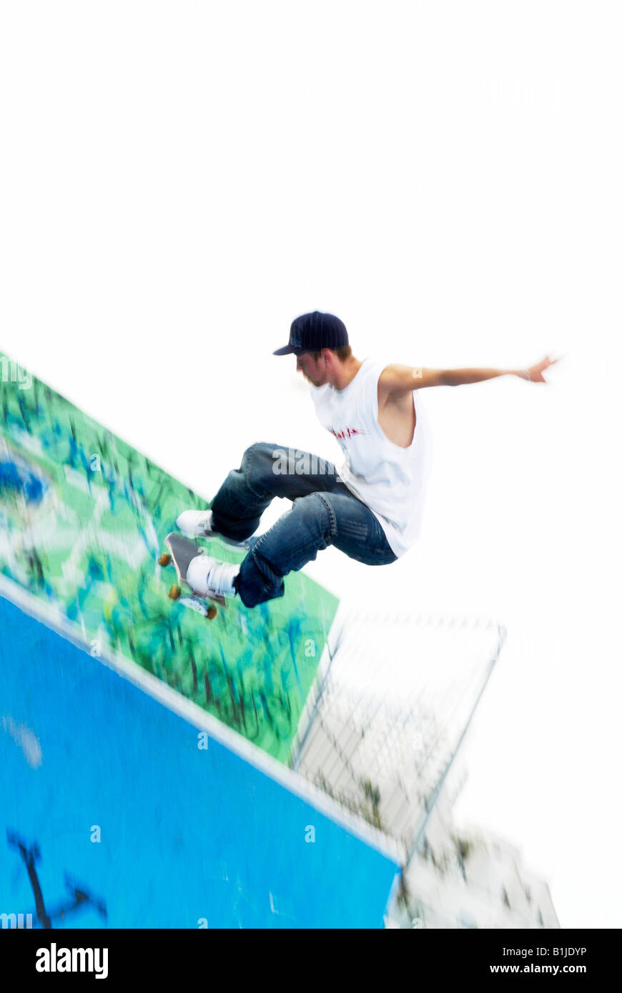 Skateboarder halfpipe jump hi-res stock photography and images - Alamy