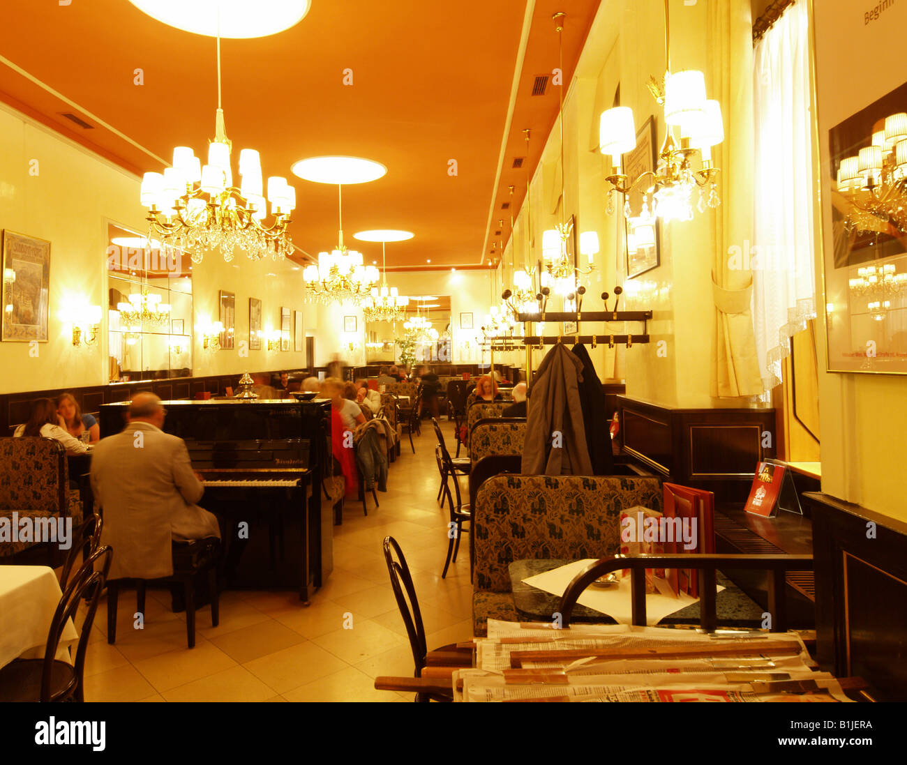 luxurious interior of Cafe Weimar, Austria, Vienna Stock Photo - Alamy