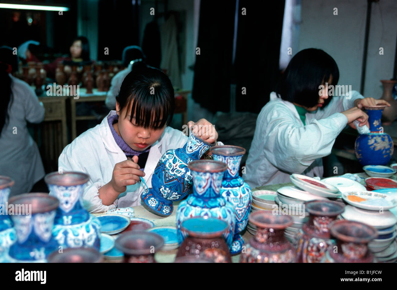 China chinese female factory workers hi-res stock photography and images - Alamy