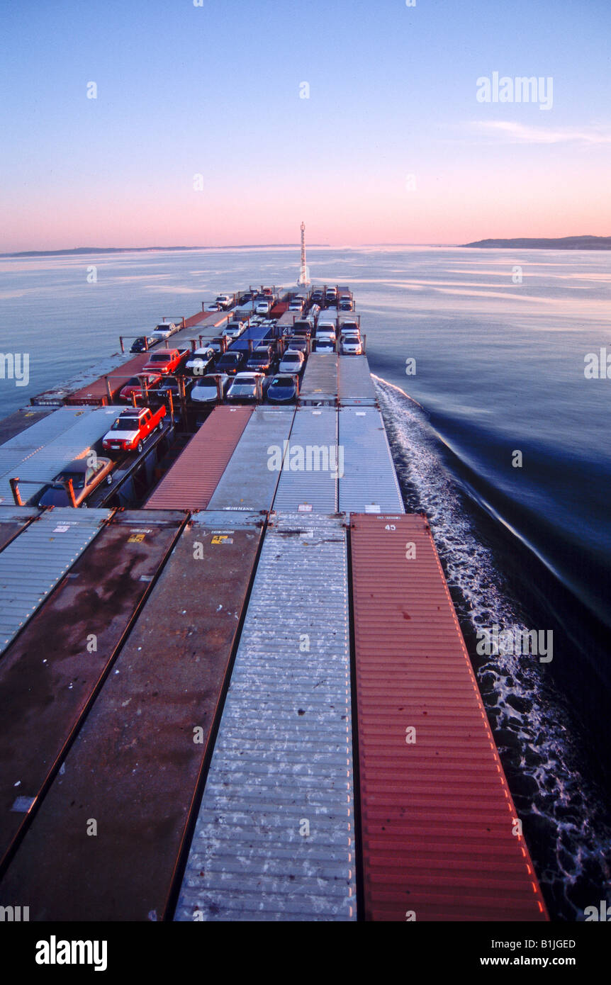 Pacific Ocean, Container Vessel, Horizon Anchorage, delivers between ...