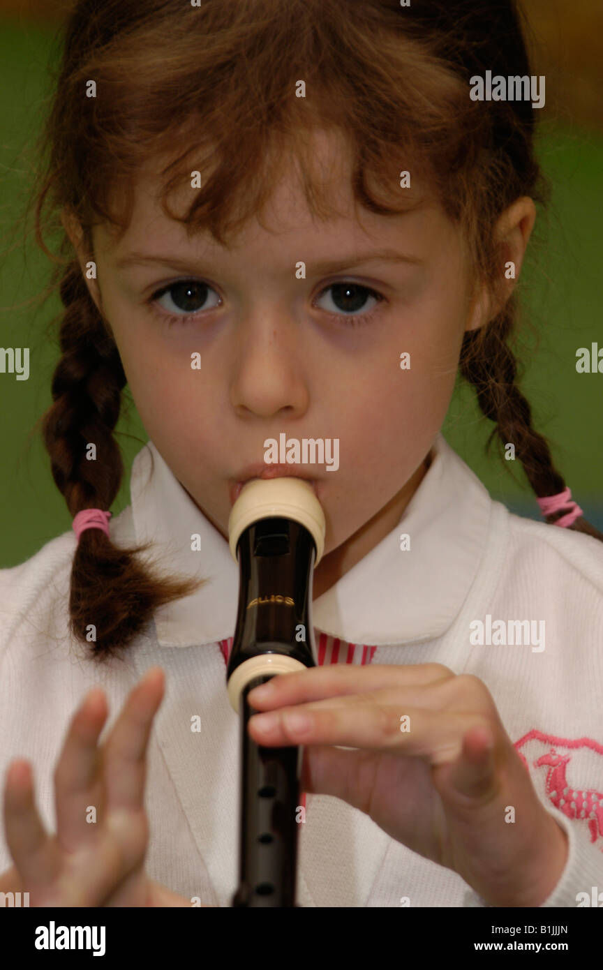 children learning music Stock Photo - Alamy