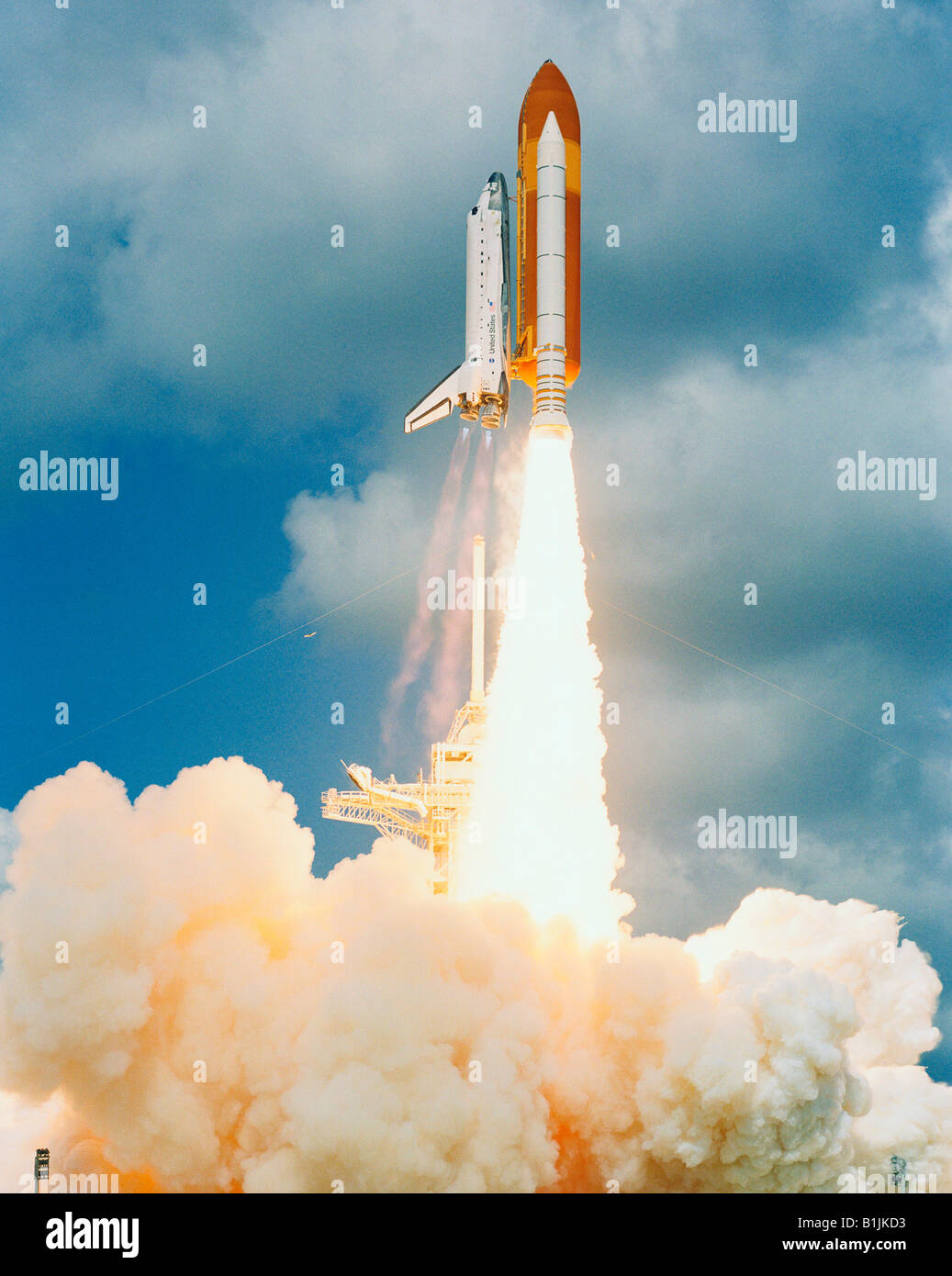 Space Shuttle Launch High Resolution Stock Photography and Images - Alamy