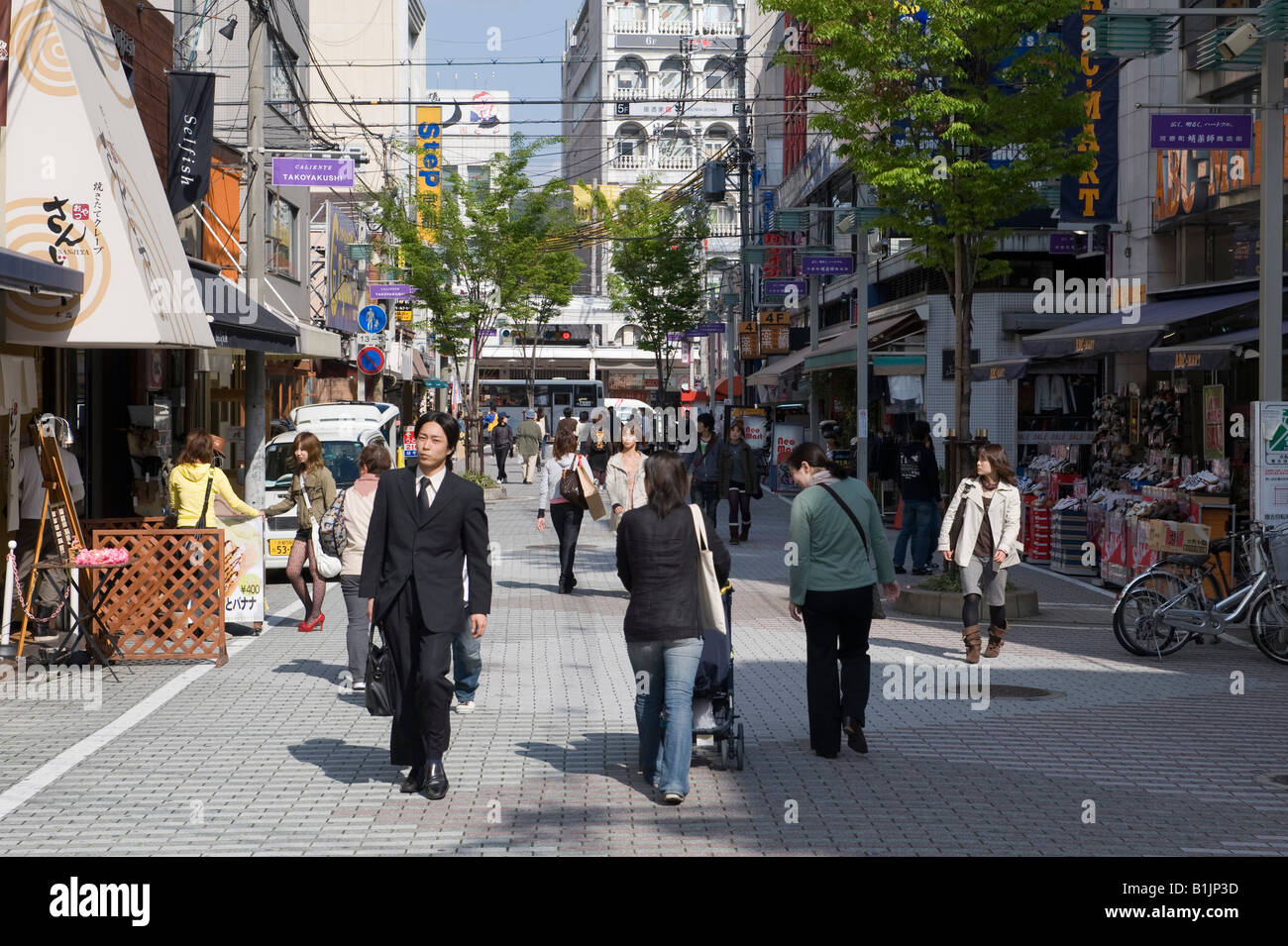 Pedestrianised japan hi-res stock photography and images - Alamy