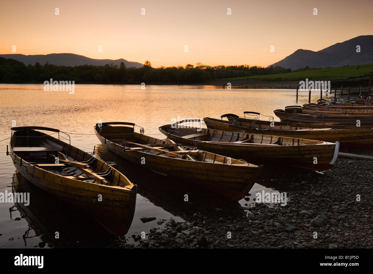 Derwent Water Sunset Night Slowly Falls Over The Boats On The Lakeshore ...