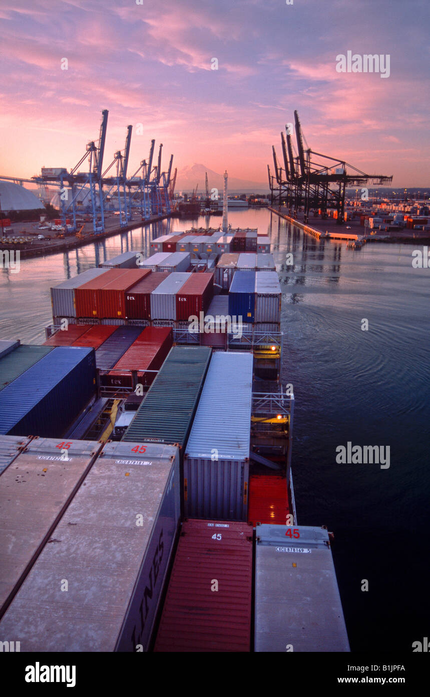 Tacoma, WA. USA. Container vessel, Horizon Anchorage, approaching ...
