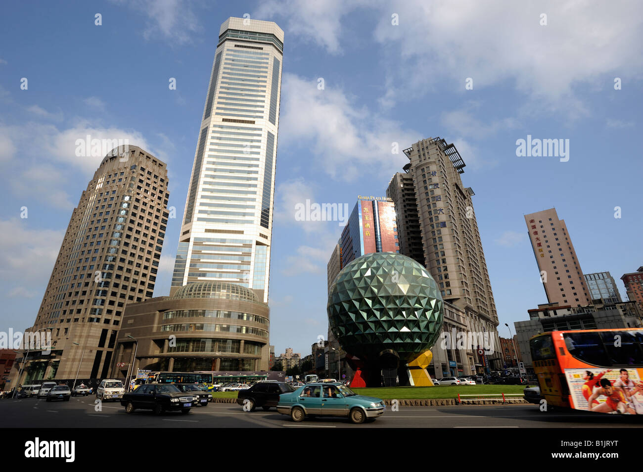 Dalian square hi-res stock photography and images - Alamy