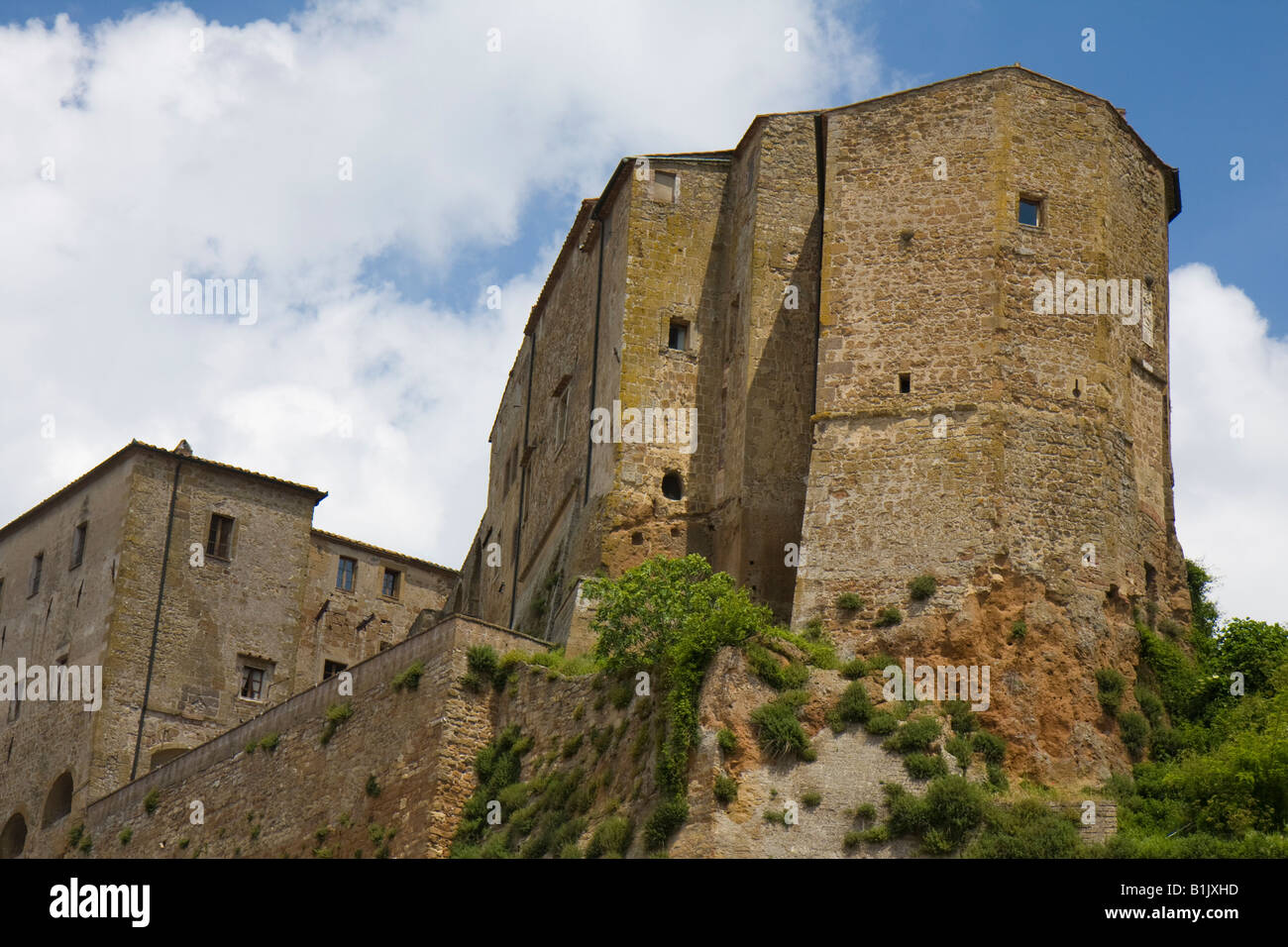 Sorano castle hi-res stock photography and images - Alamy