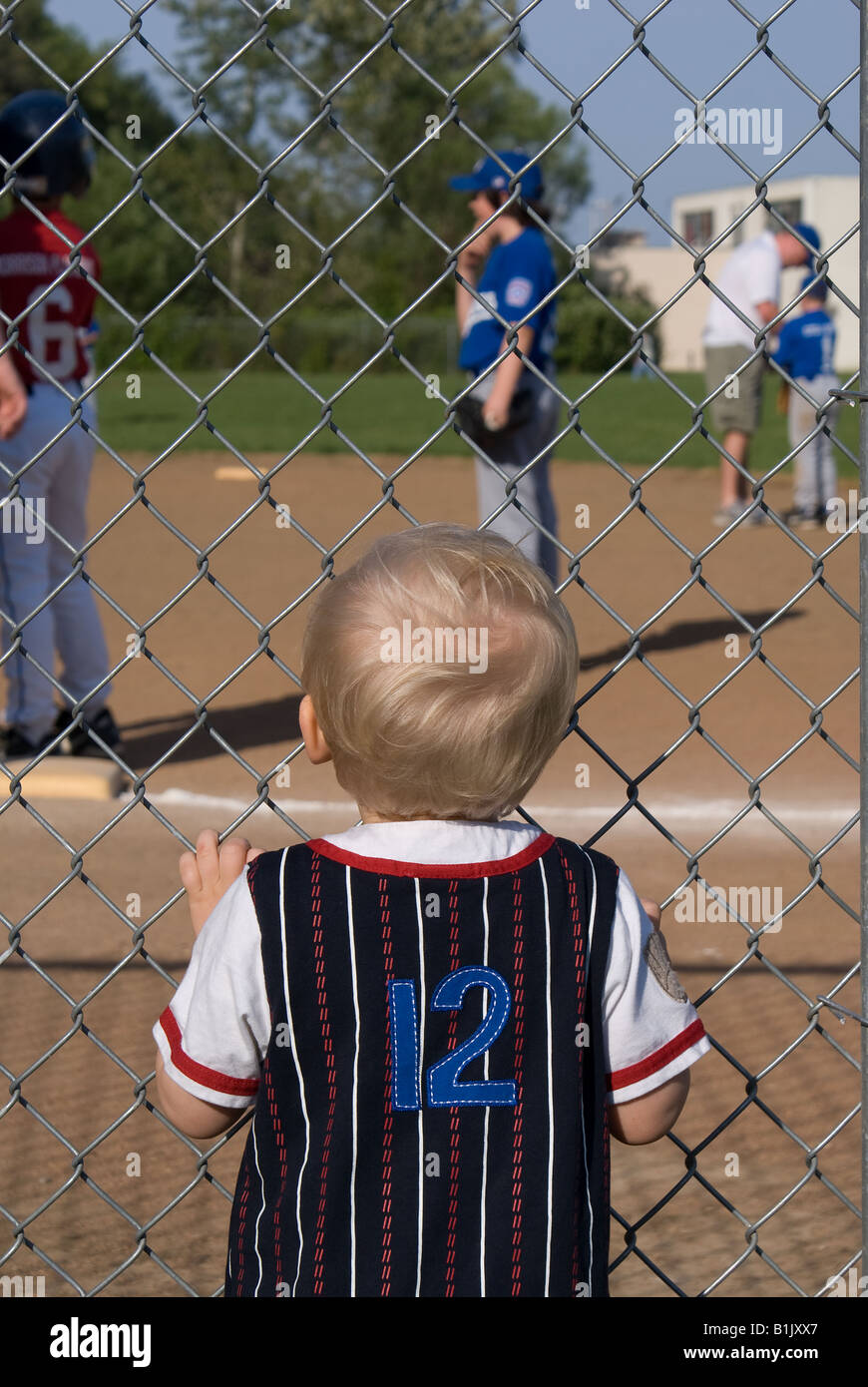 Little league baseball players hi-res stock photography and images - Alamy