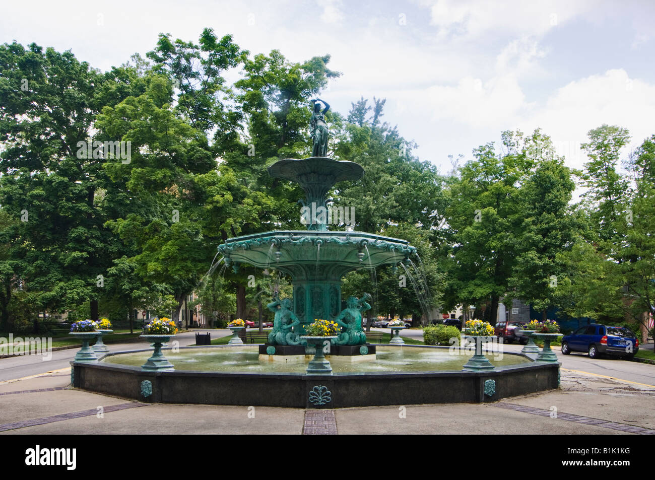 Brass fountain hi-res stock photography and images - Alamy