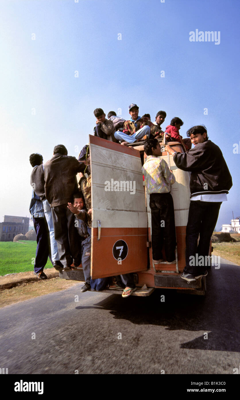 Overcrowded bus asia hi-res stock photography and images - Alamy