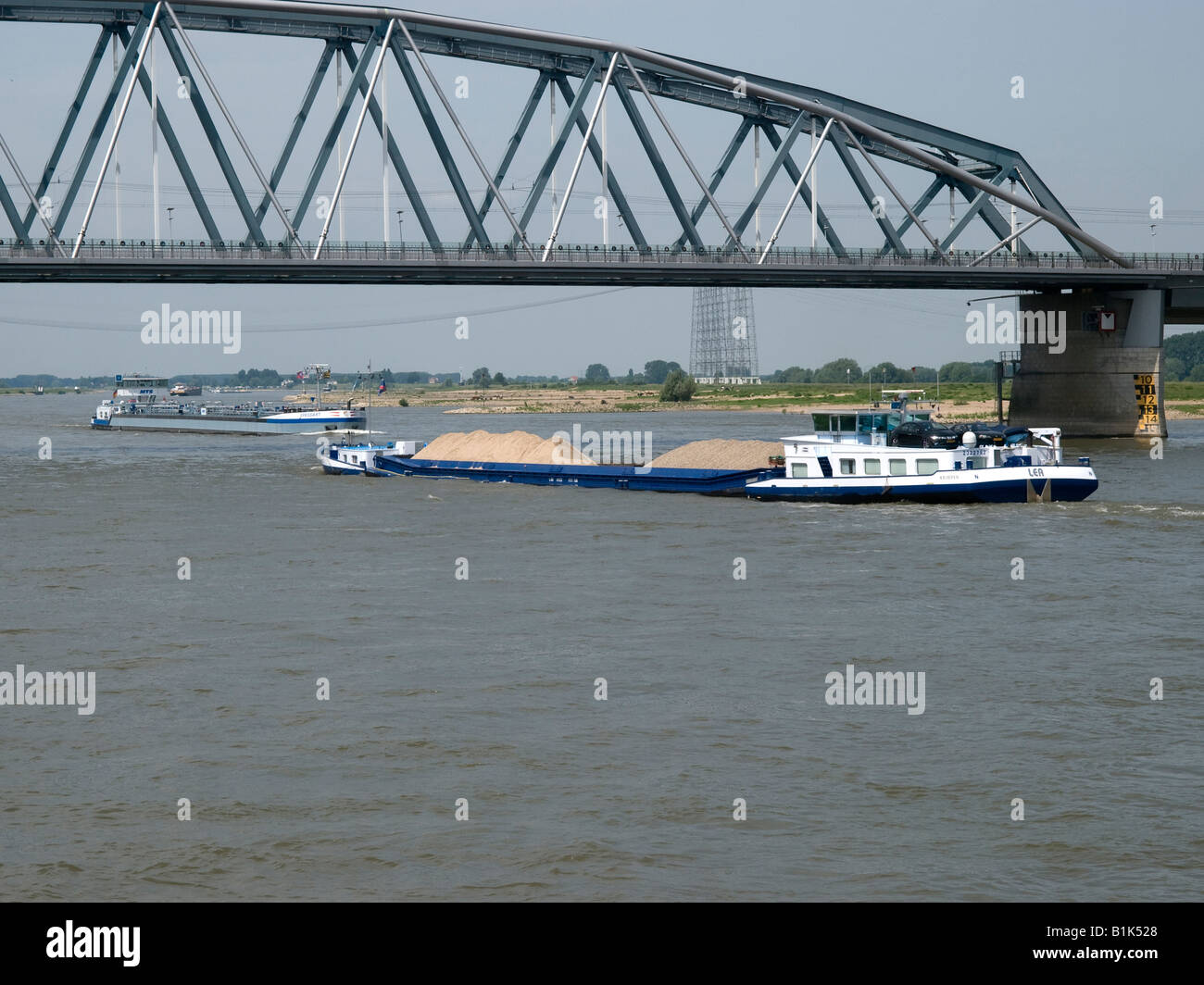 the bridge Snelbinder over the river Rhine in Nijmegen railwaybridge ...