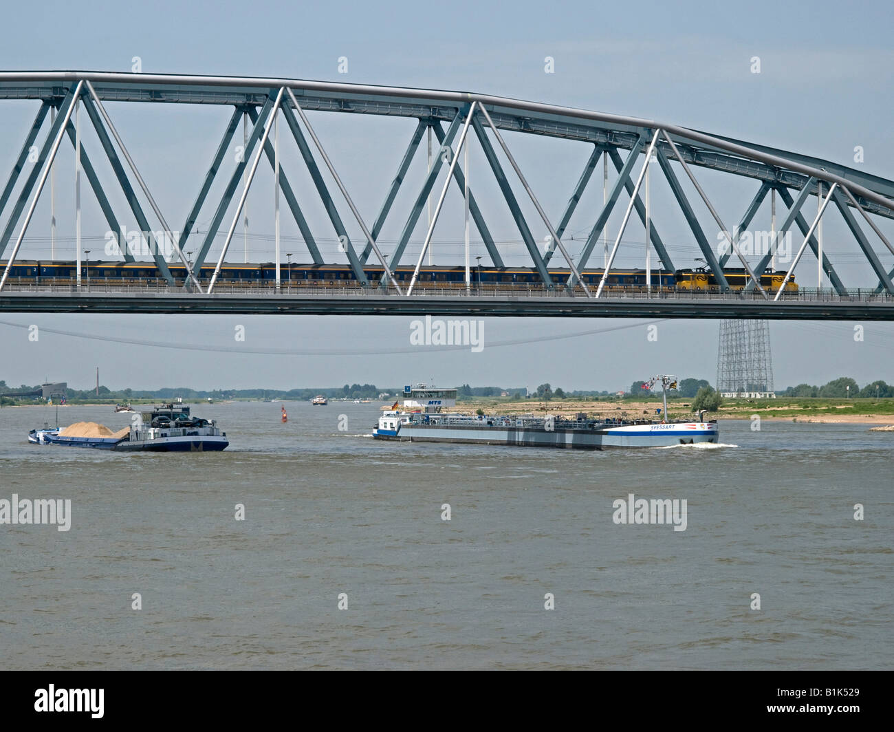 Train barge hi-res stock photography and images - Alamy