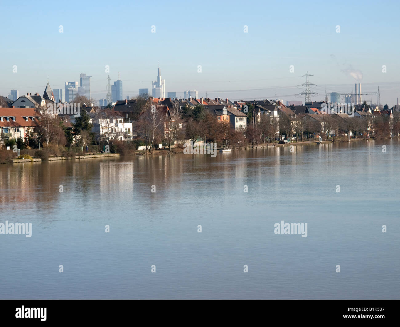 Mainufer hi-res stock photography and images - Alamy